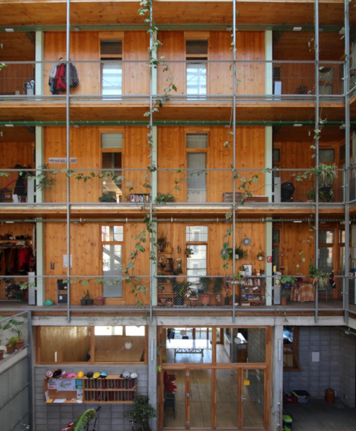 La Borda - Cooperative Housing