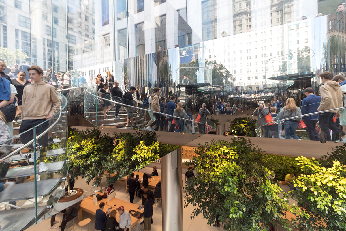 Apple Reopens Its NYC Flagship