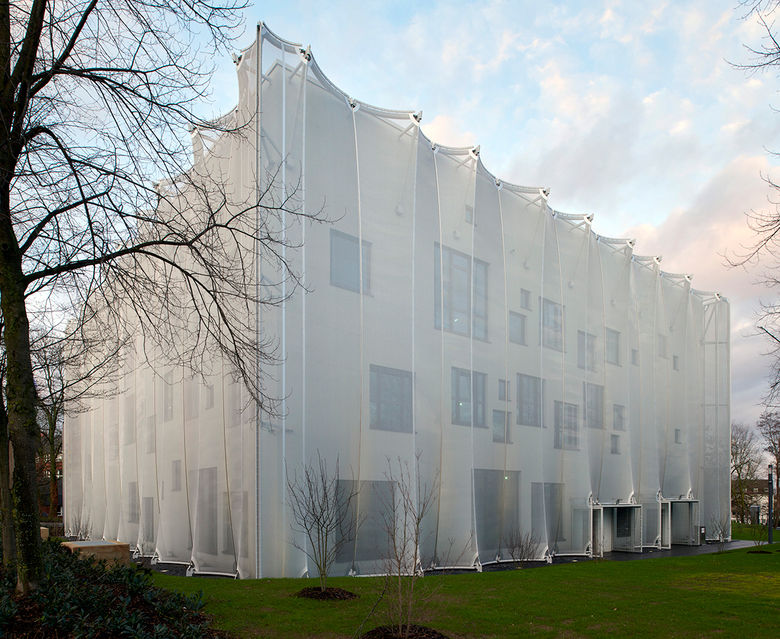 A Tailor-Made Textile Academy