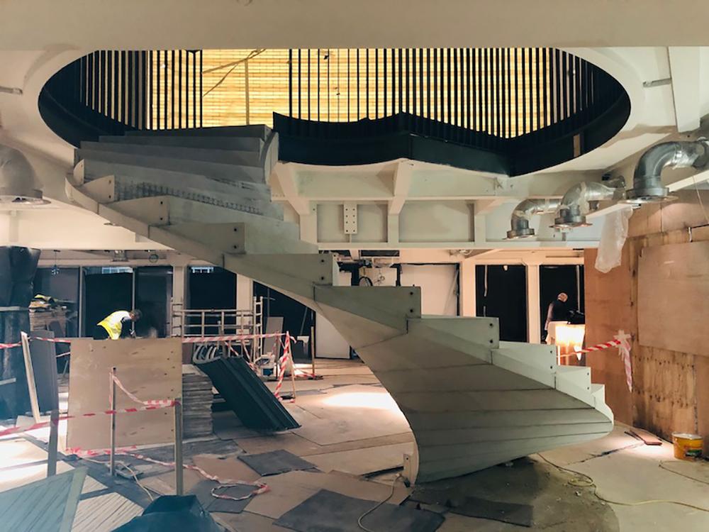 A Sweeping, Self-Supporting Staircase