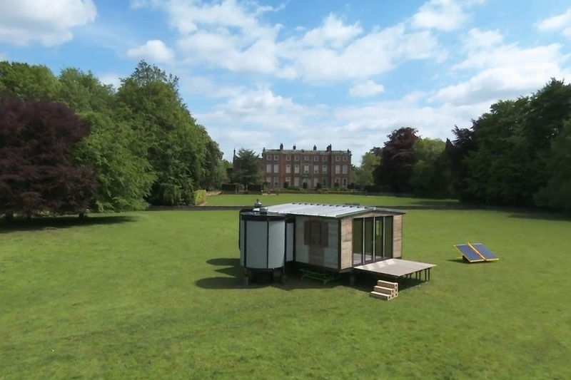 Assembling the Demountable House