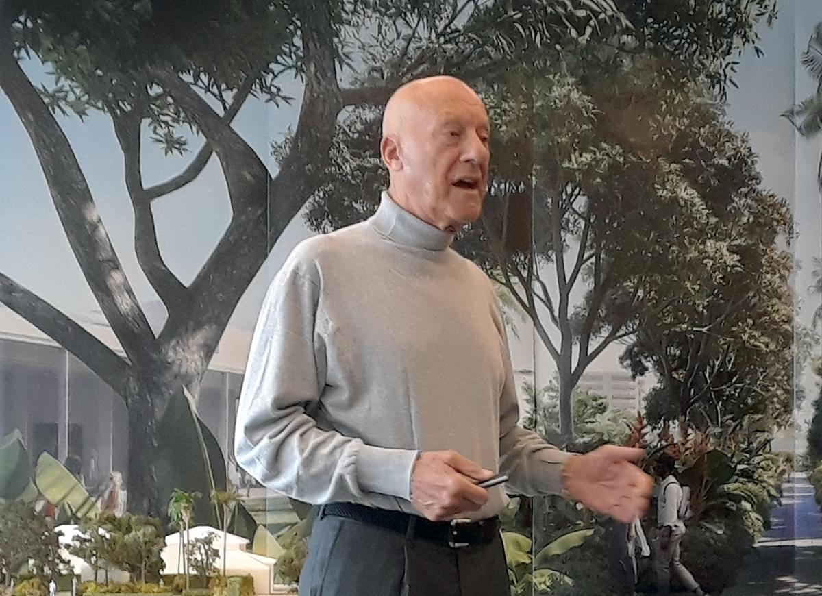 Lord Foster Builds a Garden