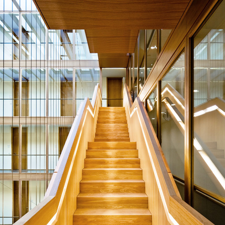 Justizzentrum, Oberlandesgericht und Polizeipräsidium Waechter ...