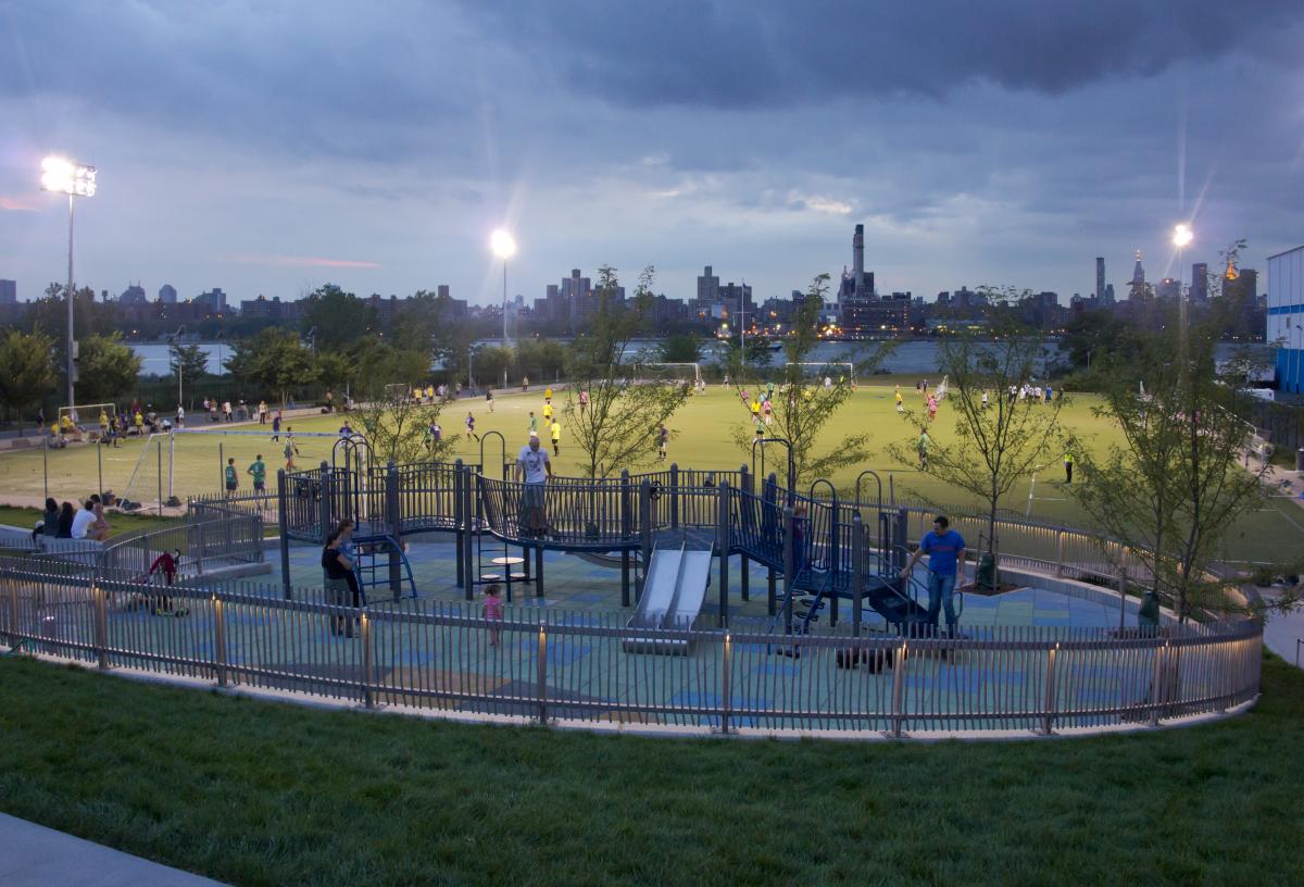 Bushwick Inlet Park Starr Whitehouse Landscape Architects and Planners