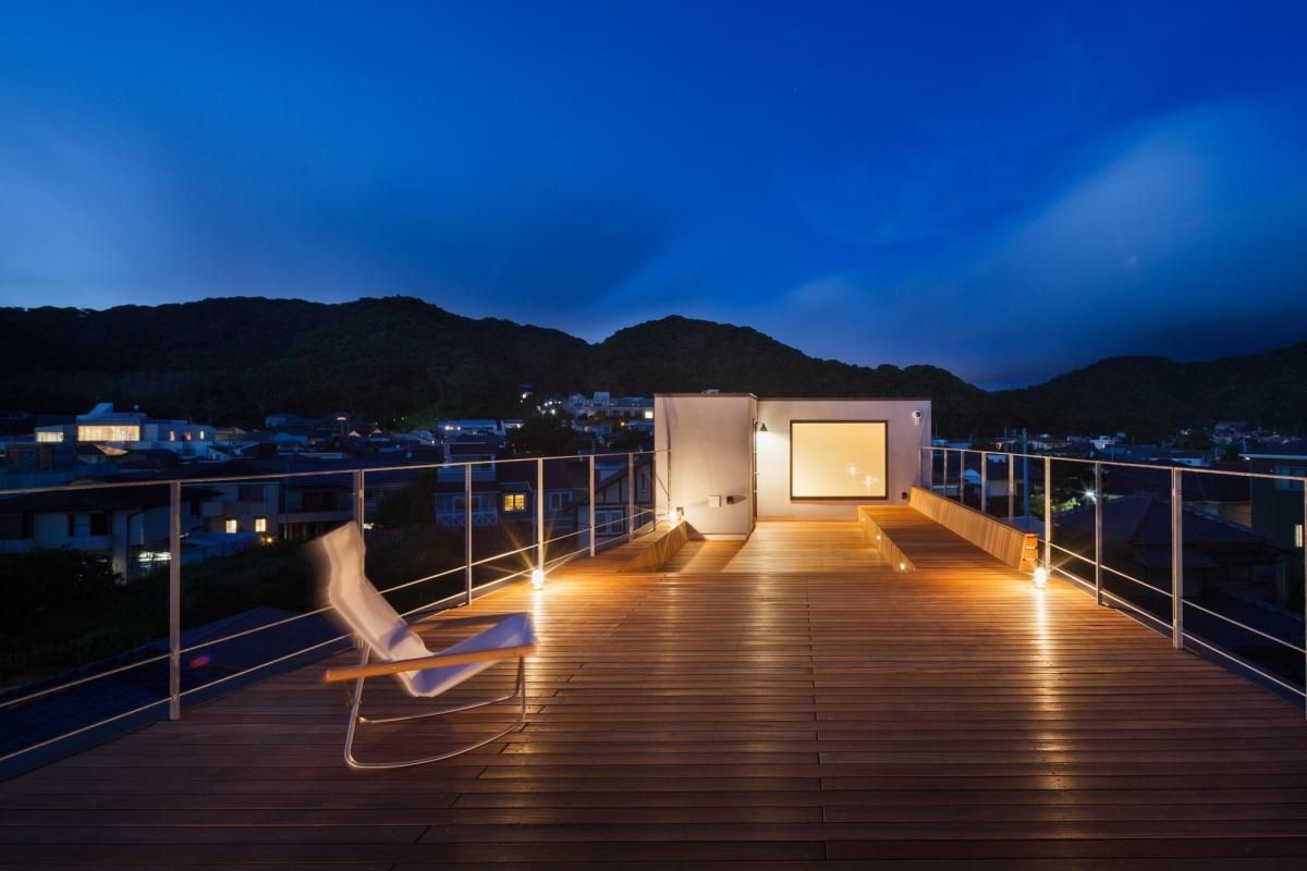 House in Hayama LEVEL Architects