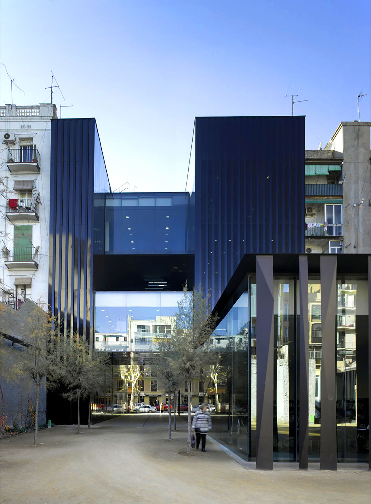 Sant Antoni – Joan Oliver Library, Senior Citizens Center and Cándida ...