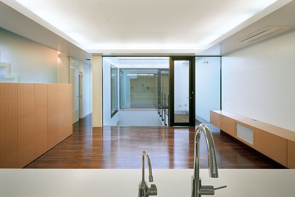 Three-Family House in Nakano LEVEL Architects