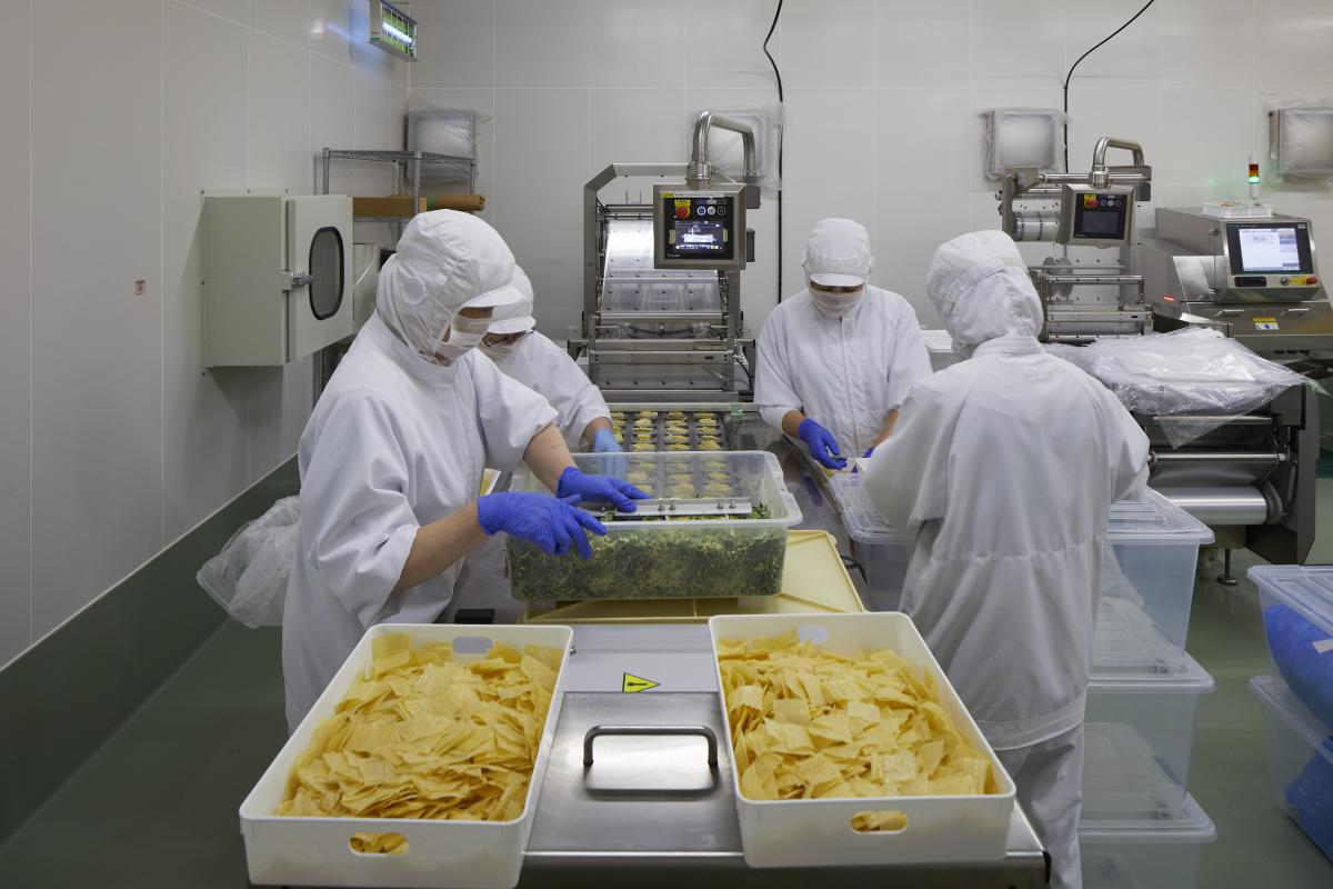 New Factory of Minami Foods Akio Nakasa / Naf Architect & Design