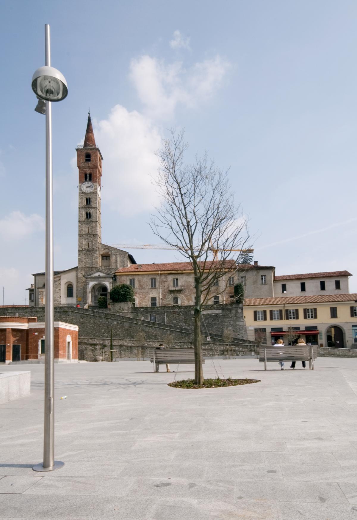 Rehabilitation of the Garibaldi square COR arquitectos