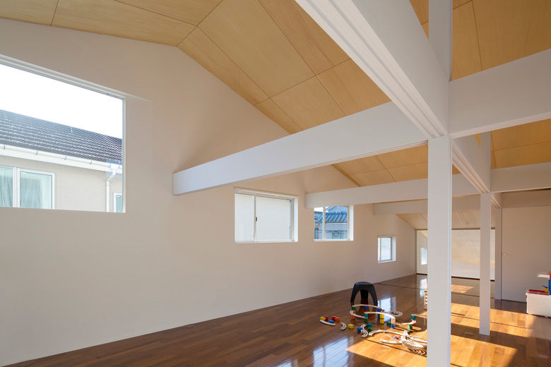 Roadside House Akio Nakasa / Naf Architect & Design