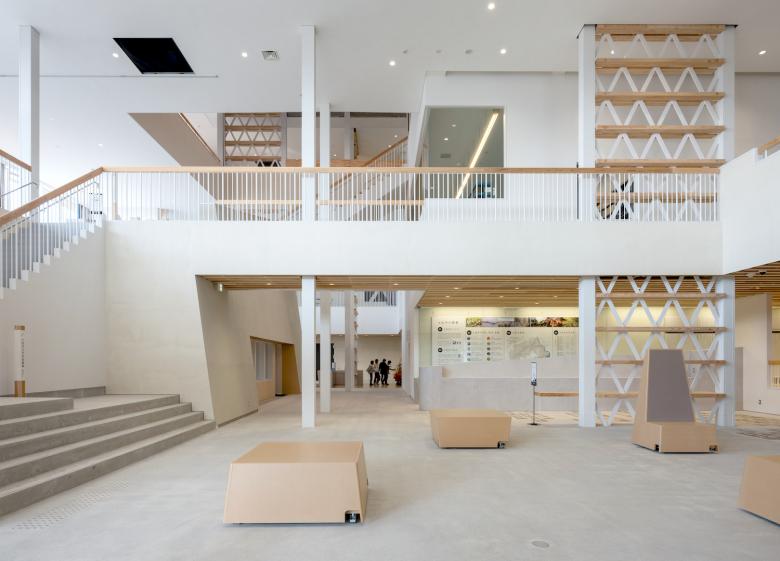 土佐市複合文化施設 MARU。architecture