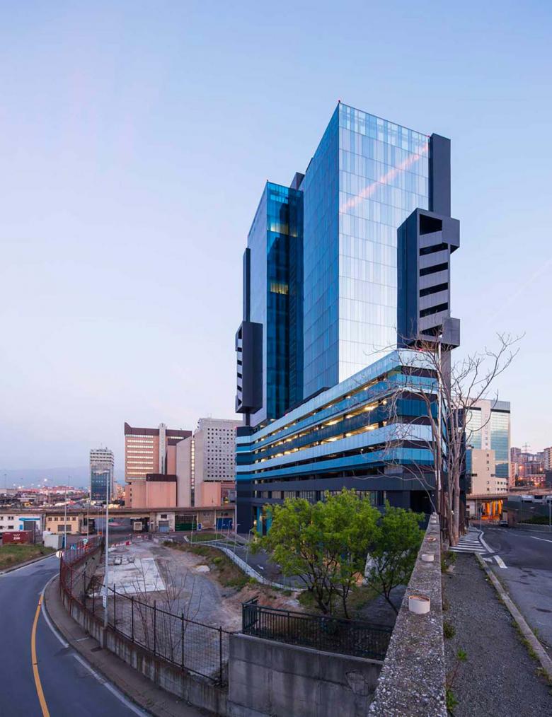 Three towers in San Benigno, MSC Headquarters Atelier(s) Alfonso Femia