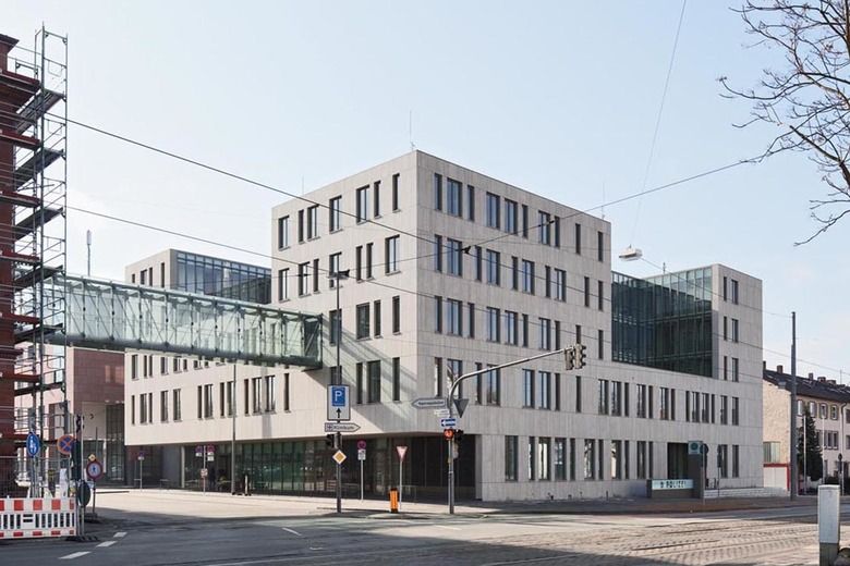 Justizzentrum, Oberlandesgericht und Polizeipräsidium Waechter ...