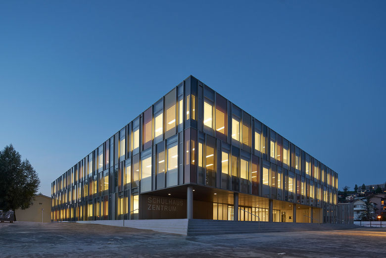 Schulhaus Zentrum Horw Lussi+Partner