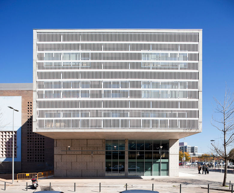 Academic Building in UB Healthcare Campus Bellvitge PINEARQ