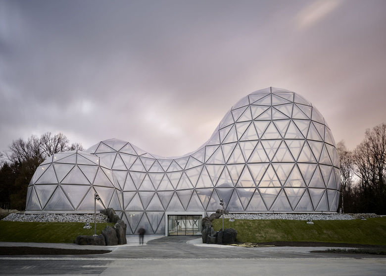Empfangsgebäude "Mitoseum" im Saurierpark rimpf Architektur ...