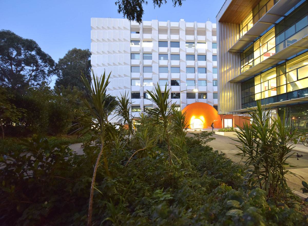 Monash University Western Precinct Landscape Rush\Wright Associates